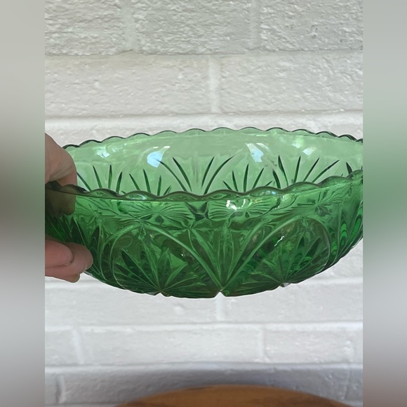 Dining | Vintage Anchor Hocking Starburst Pattern Green Glass Bowl 8 ...